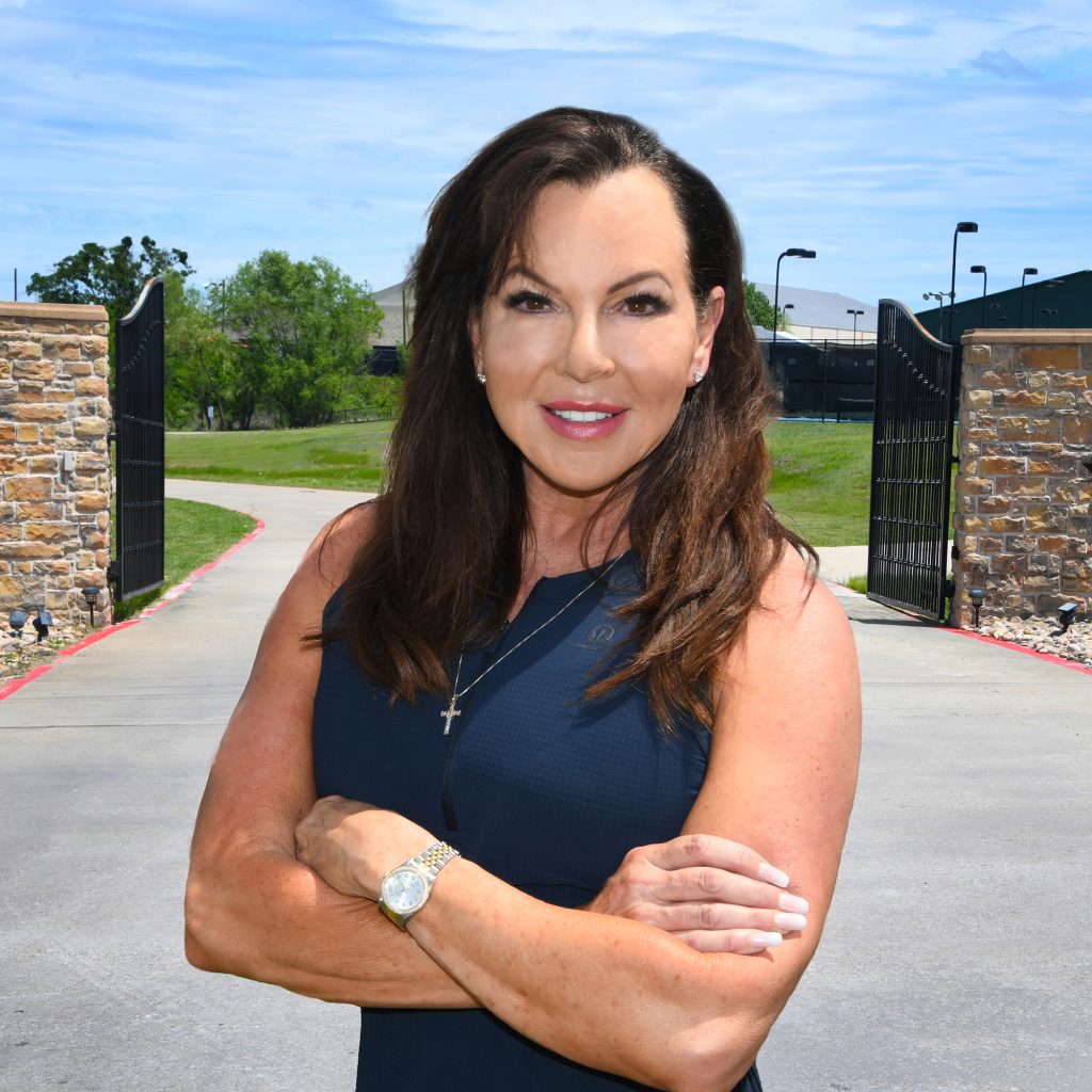 Deanna Irvin | Leading Women | Living Magazine